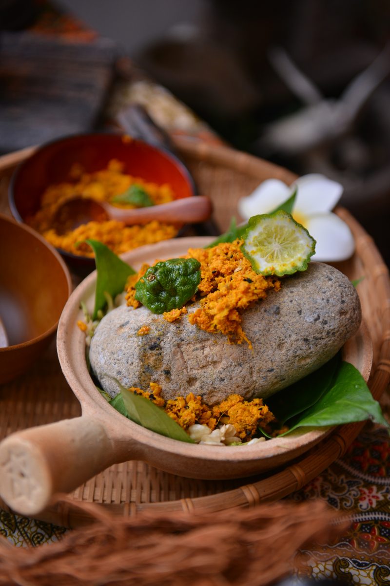 Cara Betul Bertangas Herba Di Rumah, Batu Sungai Tu Wajib Ada