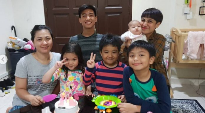 Ikut Resepi Arwah Maknya, Wanita Ini Dedah Cara Buat Lepat Bunga Cica ...