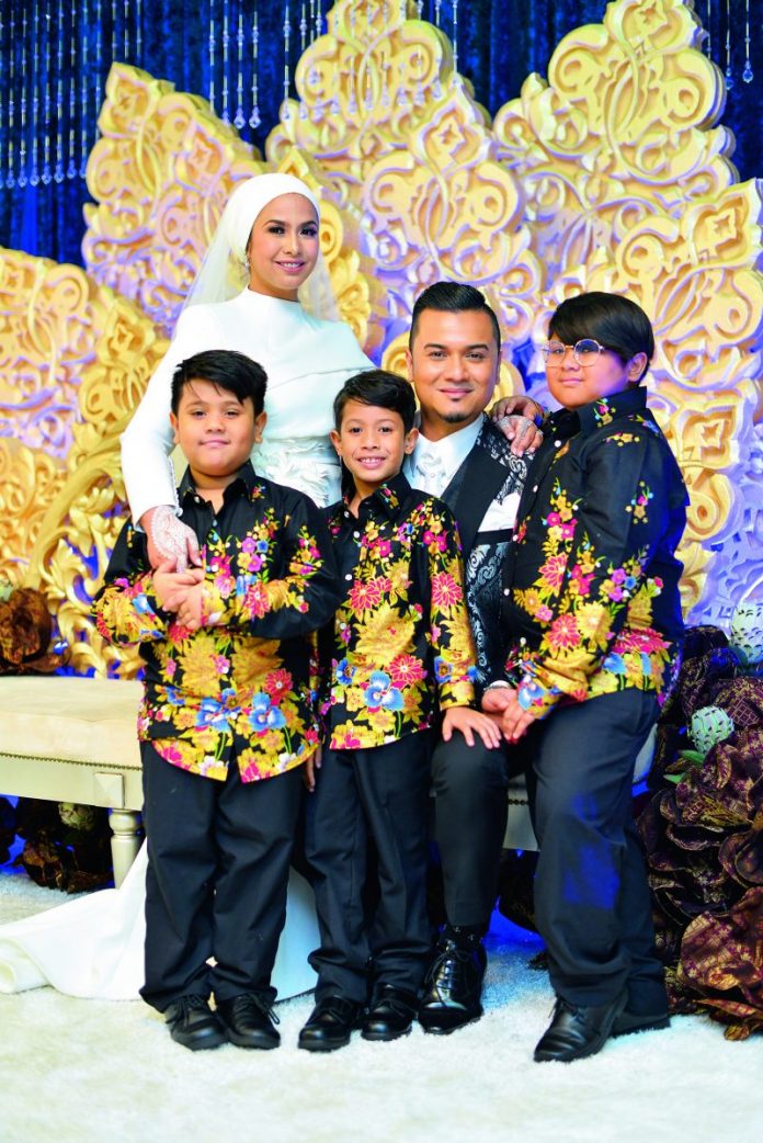 Momen Persandingan Semula Dato' Fazley & Datin Azrene Untuk Tunaikan ...