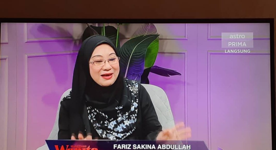 Ikut Resepi Arwah Maknya, Wanita Ini Dedah Cara Buat Lepat Bunga Cica ...