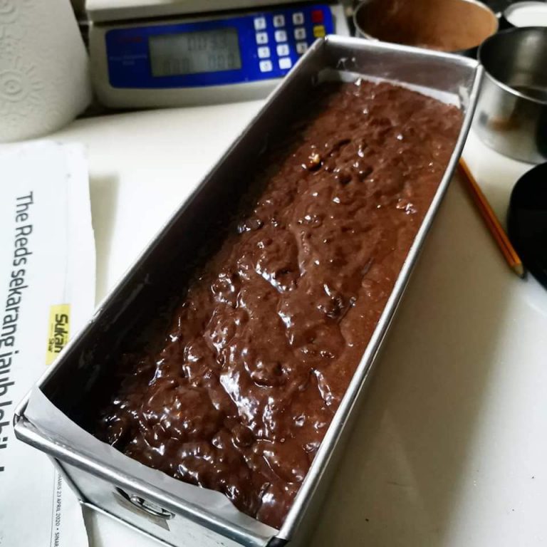Resepi Kek Pisang Coklat MOIST, Godek Pakai Senduk Pun Takde Hal