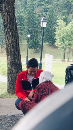 ‘Hati Kami Retak..’ Ibu Ayah Nora Anne Pilu, Luah Emosi - Mingguan Wanita