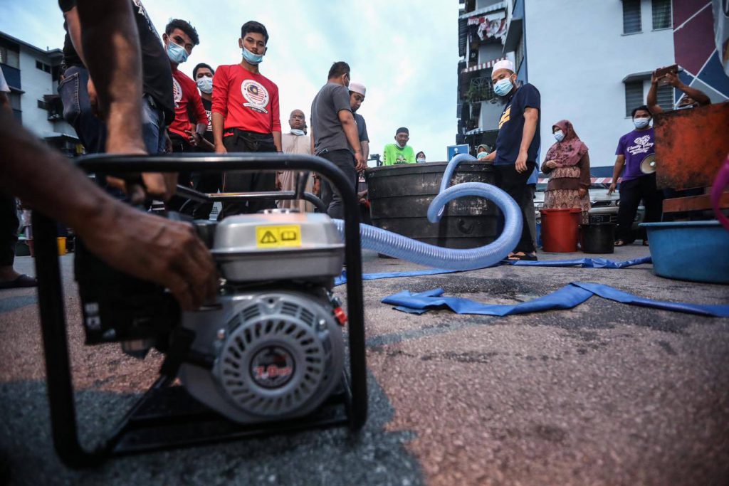 Ebit Lew Beli Air 2 Lori, Agih Pada Tempat Terkesan Masalah Air