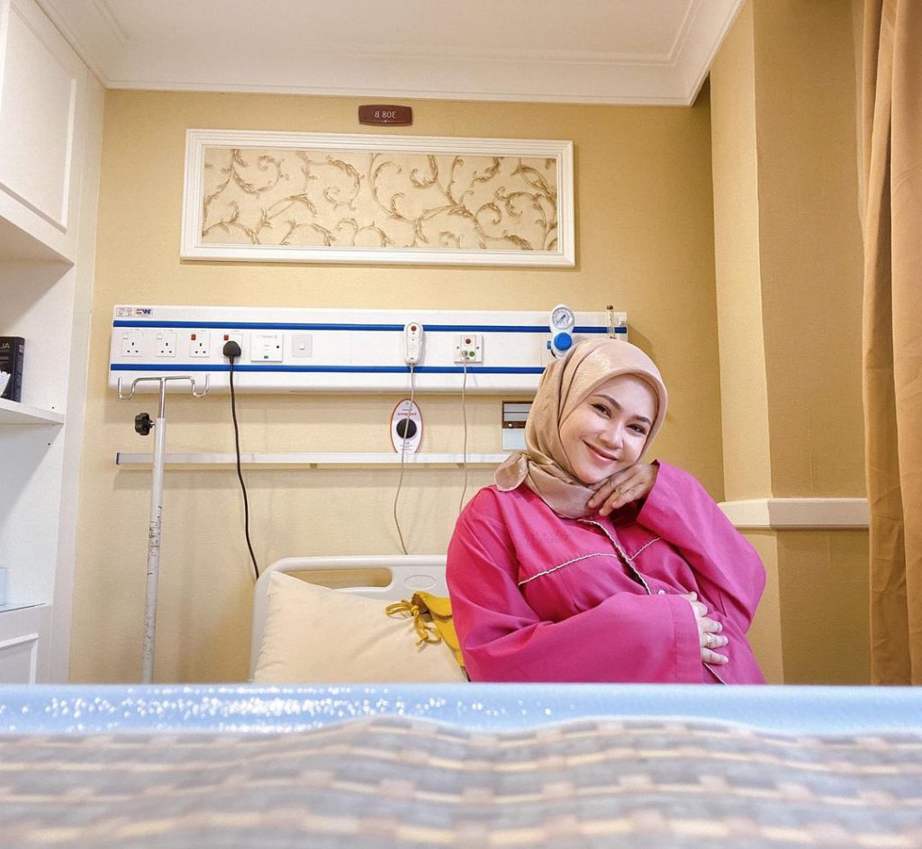 Cik Piah Selamat Lahirkan Anak Ketiga “Boboboi Kuasa Tiga. Syukur Mummy ...