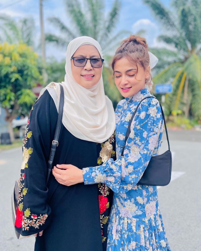 Reen Sedih Kediaman Mak Ayah Nyaris Dihempap Pokok Kelapa, Air Melimpah ...