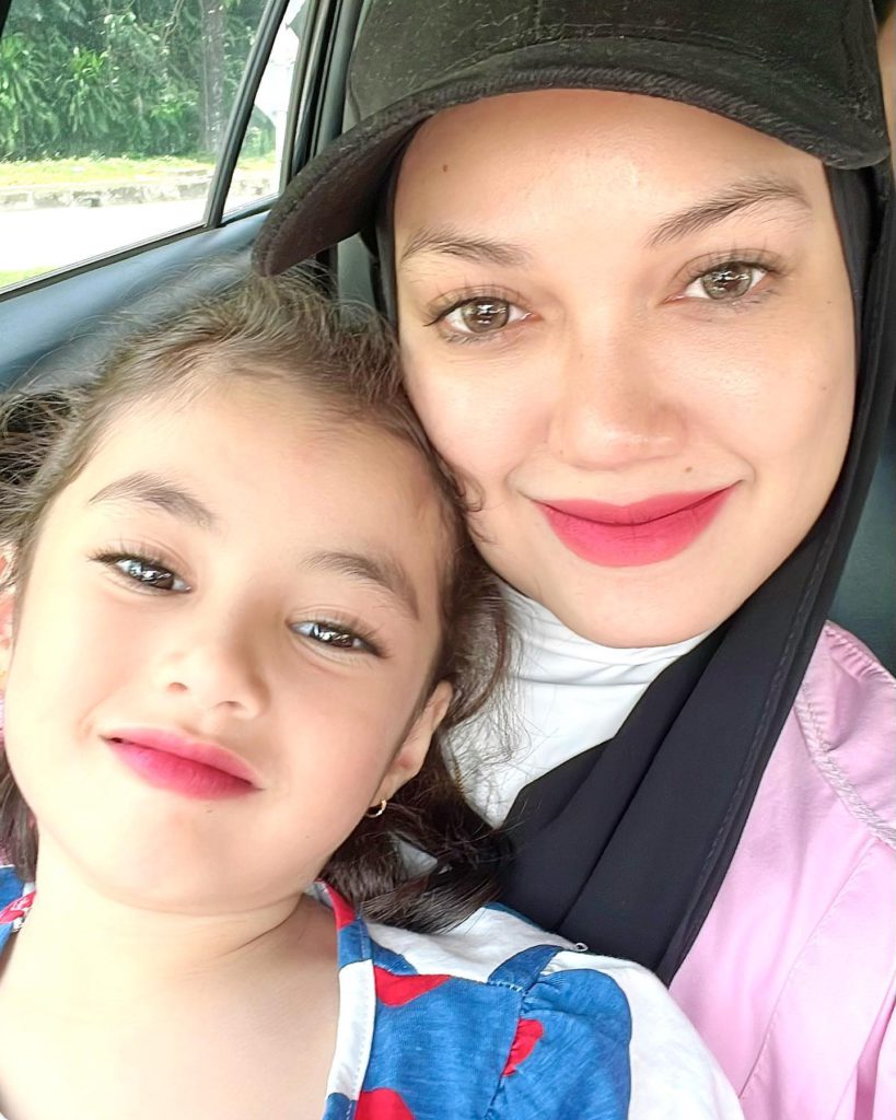 Puteri Sarah Tak Rasa Menyesal, Mohon “Doakan Benda Terbaik Untuk Saya, Anak-Anak”