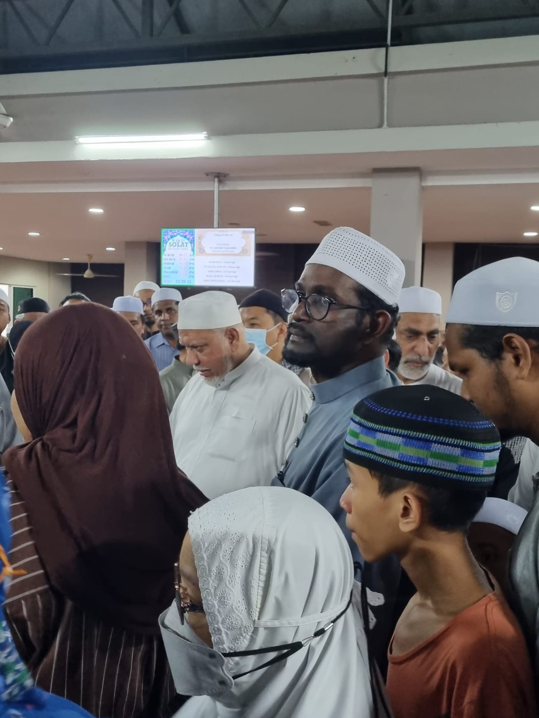 Yang Kekal Hanyalah Allah, Selautan Manusia Hadir Untuk Solat Jenazah ...