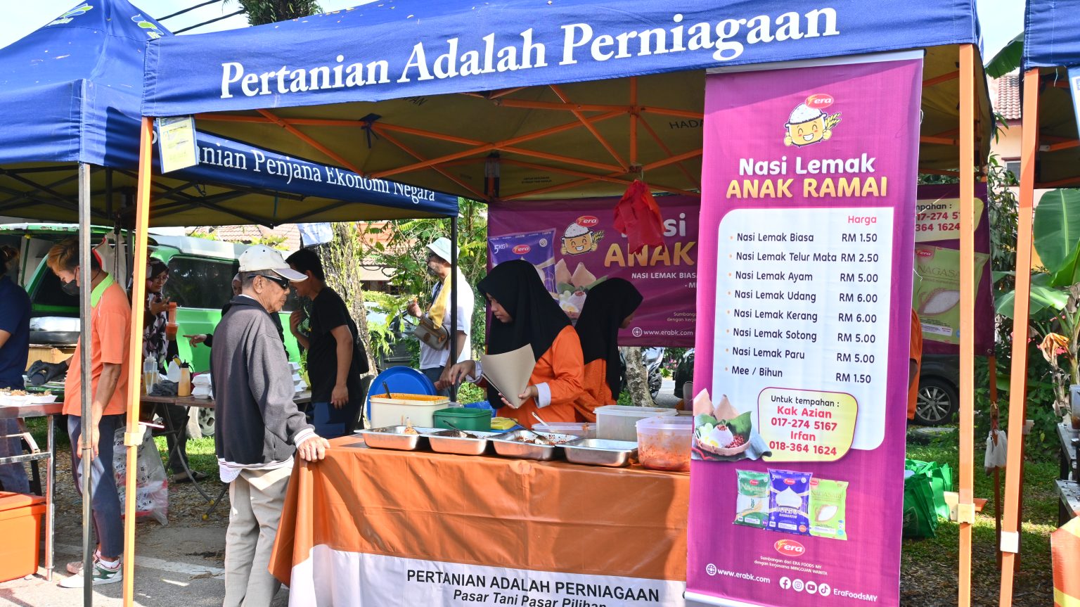 Bersedekah Tak Perlu Kaya, Akak Nasi Lemak Anak Ramai Bersyukur Terima ...