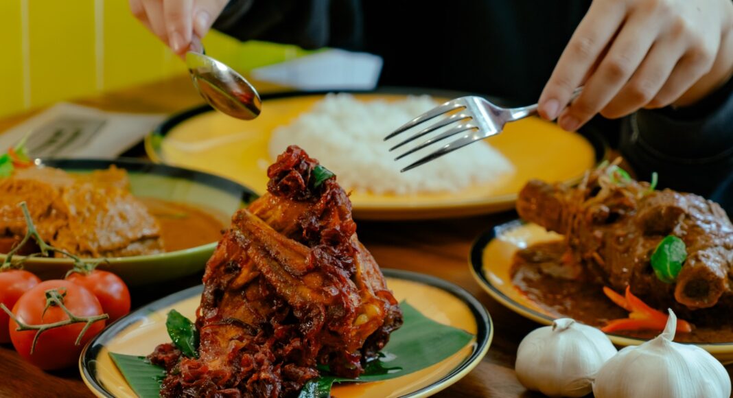 Resipi Viral TELUR KICAP CILI API, Confirm Tambah Nasi! - Mingguan Wanita