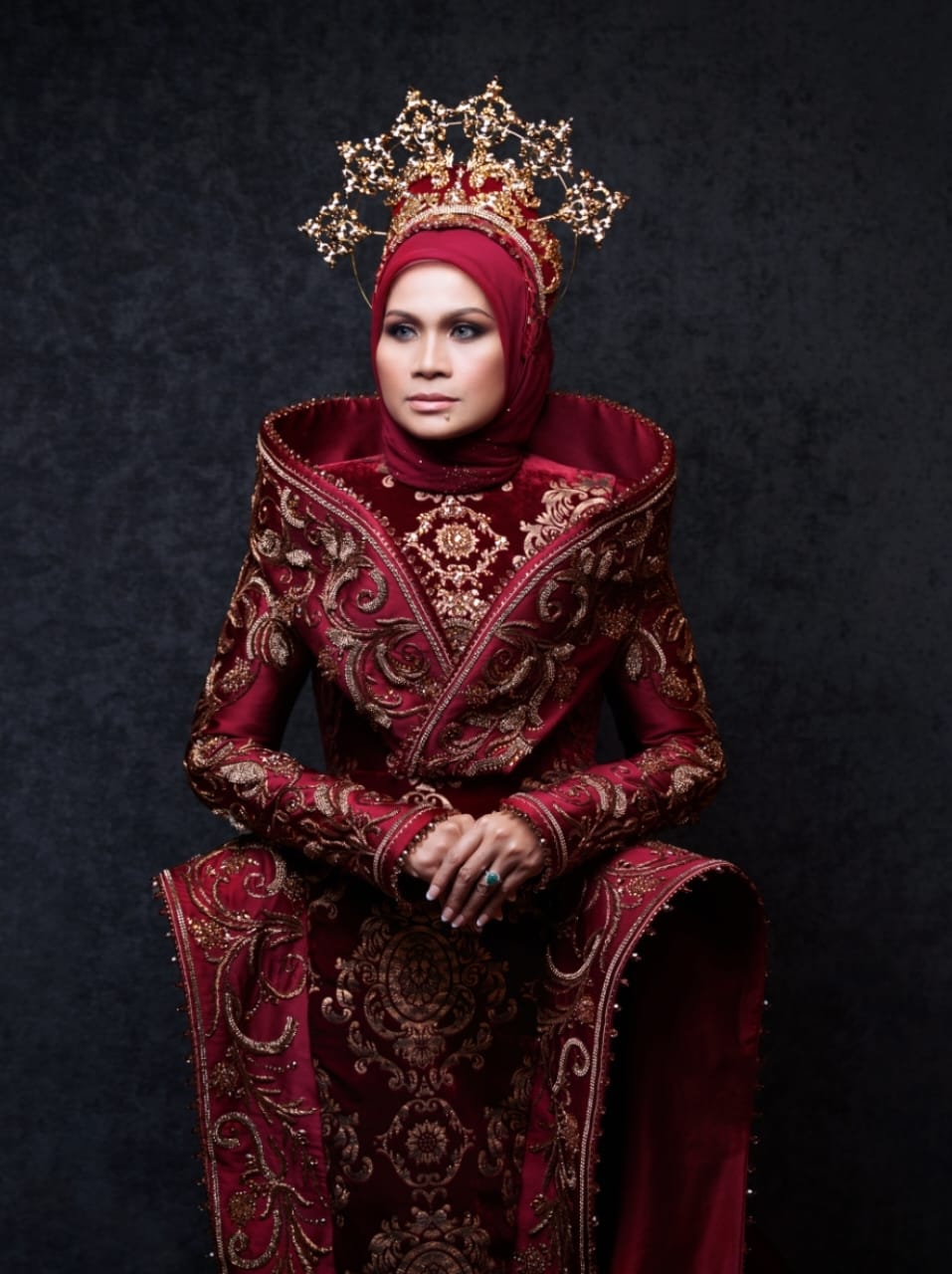 Busana berharga RM250,000 bertatah 83,900 butir Swarovski pilihan Haliza Maysuri raikan 25 tahun ...