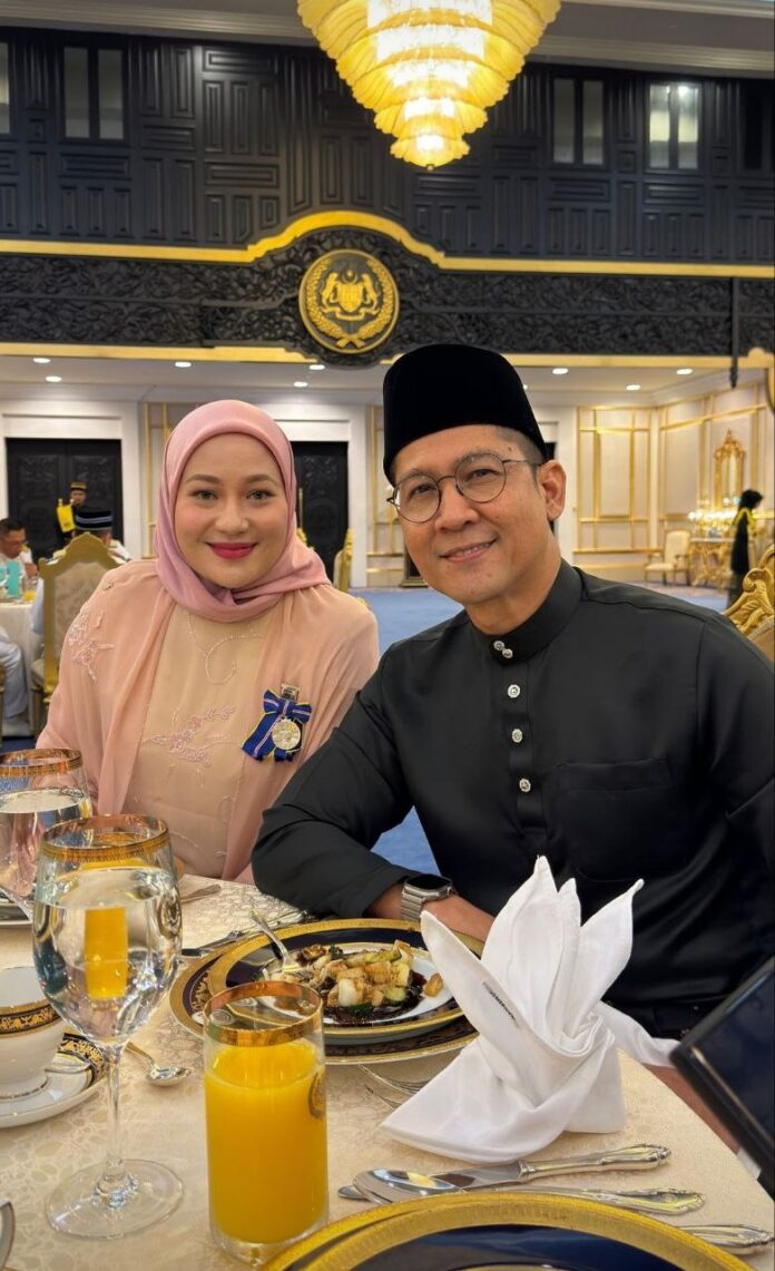 Isteri terima Pingat Pangkuan Negara, ramai puji kejelitaan isteri ...