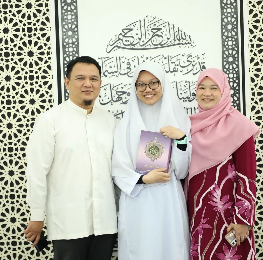 Anak berjaya hafaz 30 juzuk al-Quran, Fadhlina Sidek luah rasa syukur