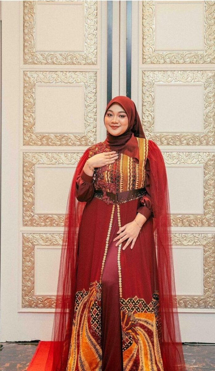 Ikut Resepi Arwah Maknya, Wanita Ini Dedah Cara Buat Lepat Bunga Cica ...