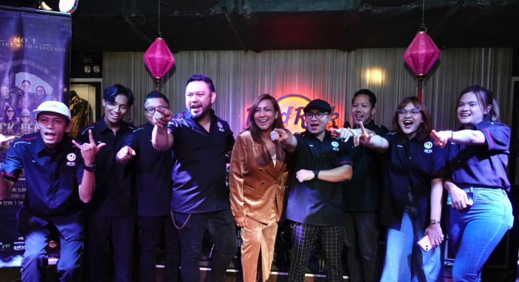 Ikut Resepi Arwah Maknya, Wanita Ini Dedah Cara Buat Lepat Bunga Cica ...